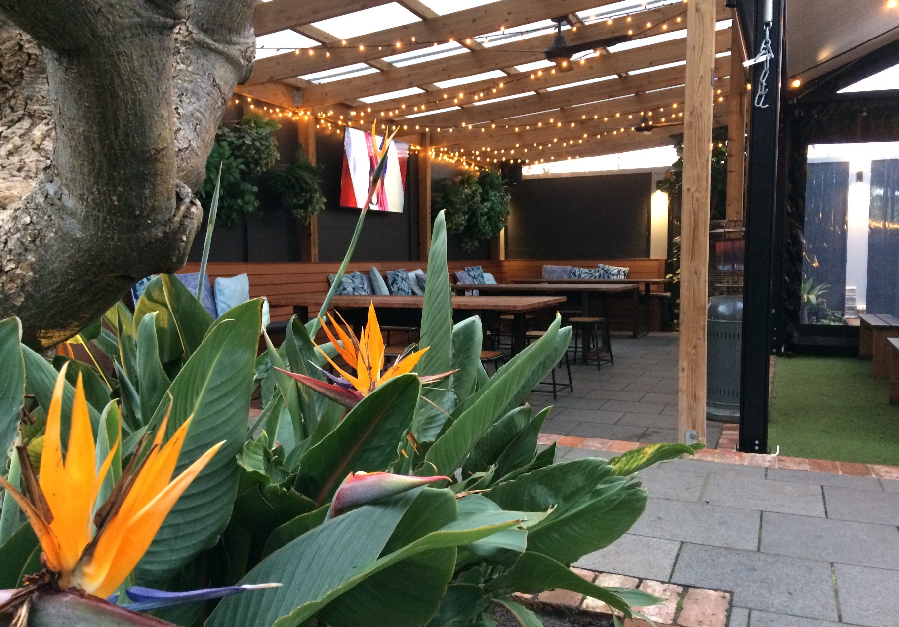 About Us | The Broadway Hotel